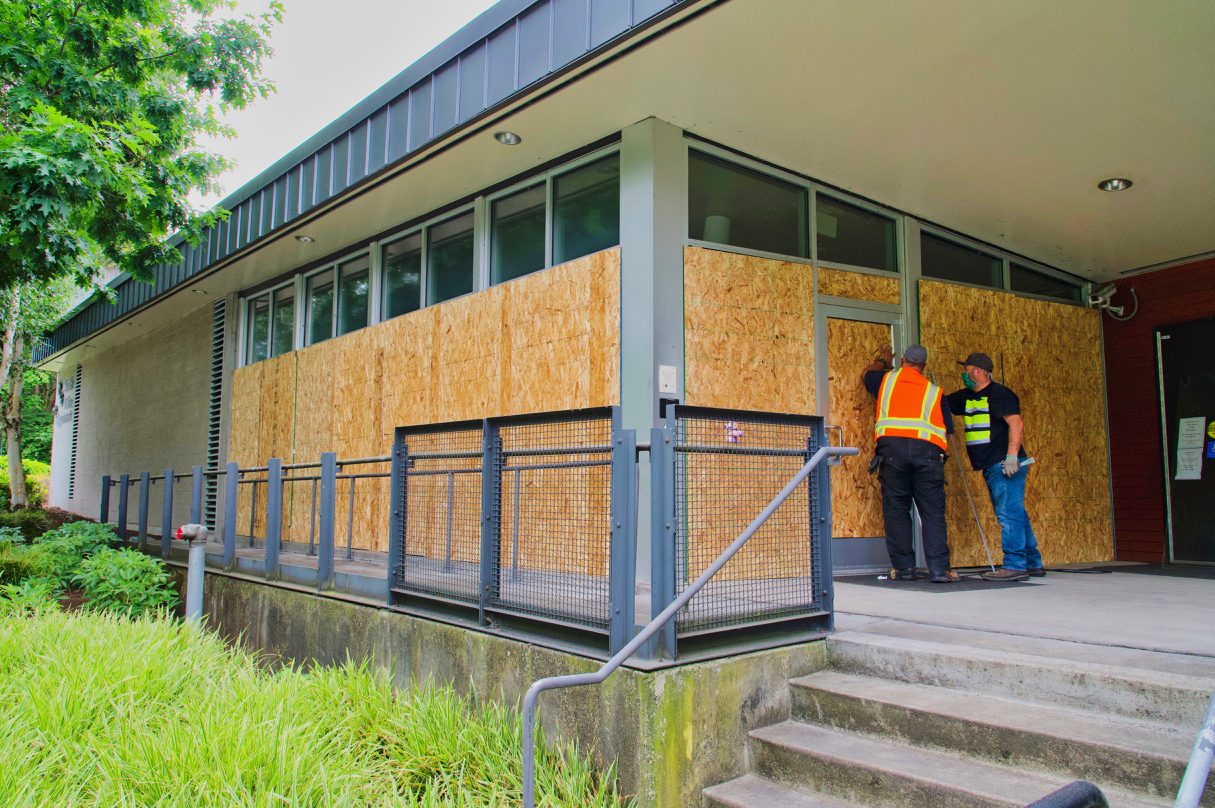 SW Precinct boarded up as a precaution against protestors; Chief Best ...